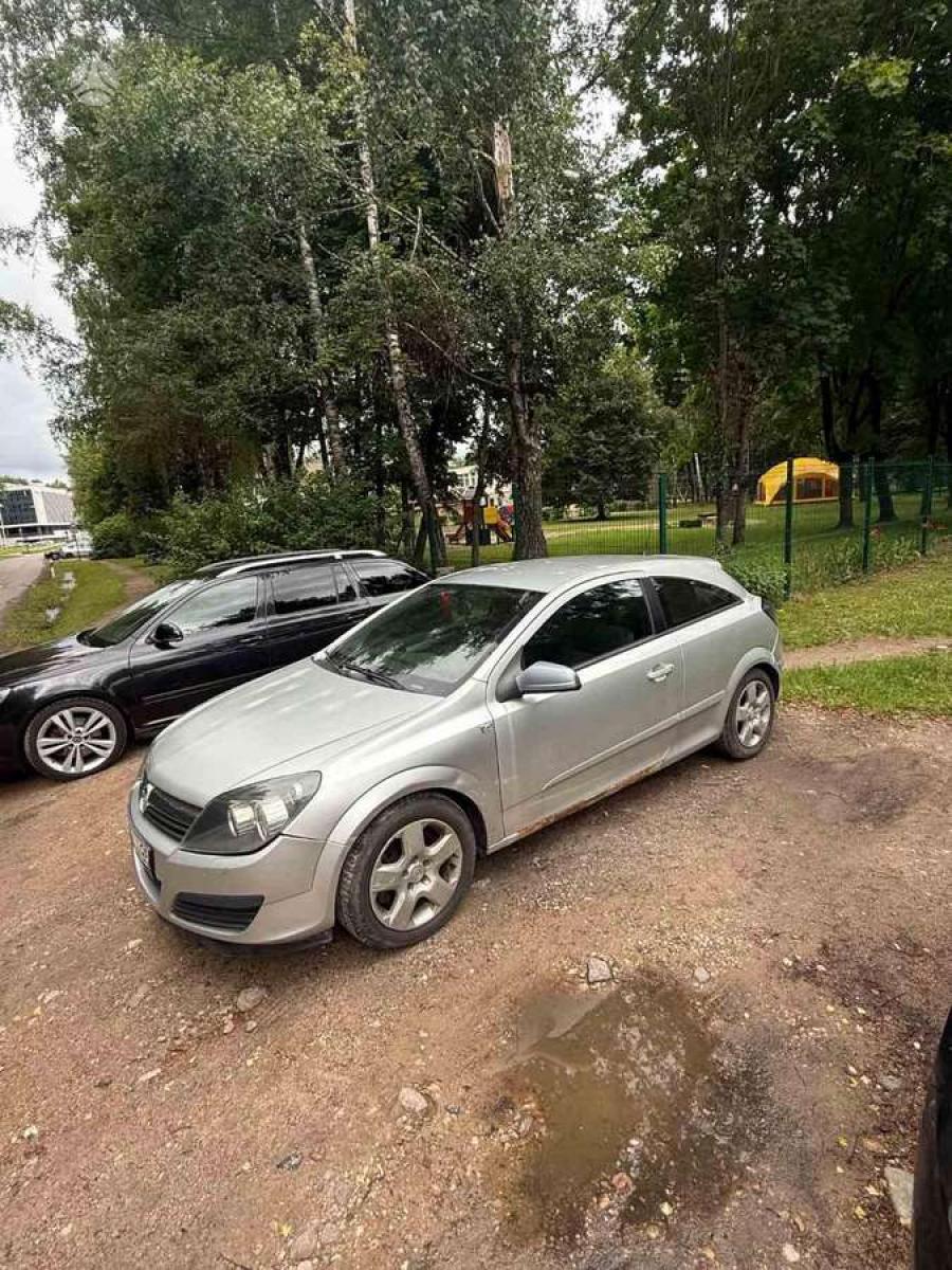 Pelēks Opel Astra 2006 Viļņa, ar dzinēja tilpumu 1.91 L un nobraukumu 273 tūkst. km par 1300 €, foto 1 vietnē AUTOMOTO.COM.LV