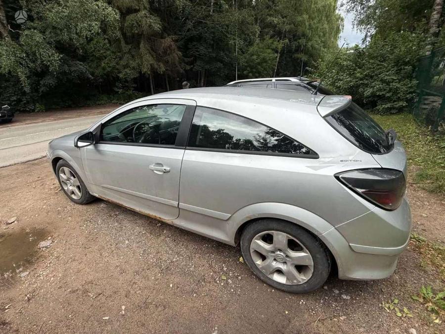 Pelēks Opel Astra 2006 Viļņa, ar dzinēja tilpumu 1.91 L un nobraukumu 273 tūkst. km par 1300 €, foto 4 vietnē AUTOMOTO.COM.LV