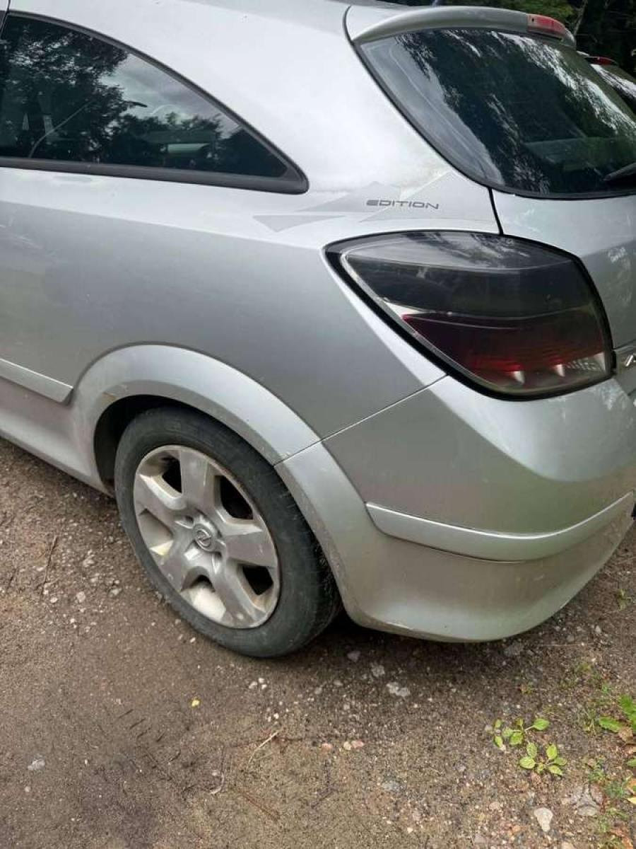 Pelēks Opel Astra 2006 Viļņa, ar dzinēja tilpumu 1.91 L un nobraukumu 273 tūkst. km par 1300 €, foto 8 vietnē AUTOMOTO.COM.LV
