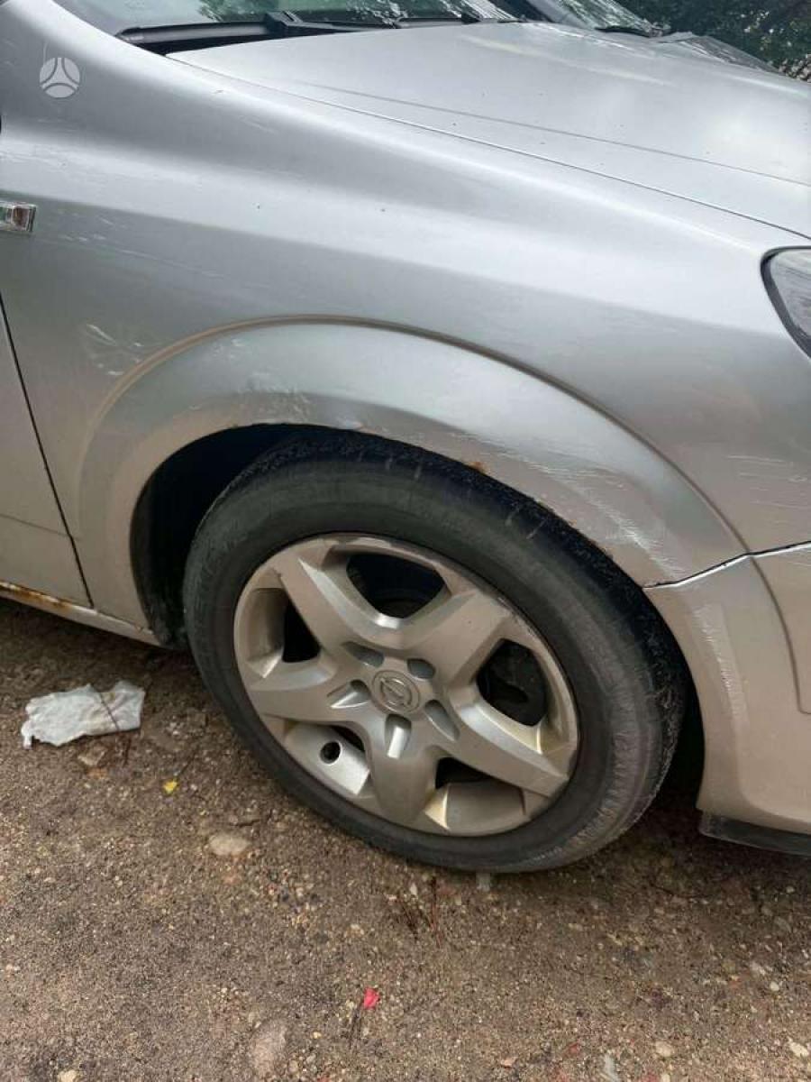 Pelēks Opel Astra 2006 Viļņa, ar dzinēja tilpumu 1.91 L un nobraukumu 273 tūkst. km par 1300 €, foto 11 vietnē AUTOMOTO.COM.LV