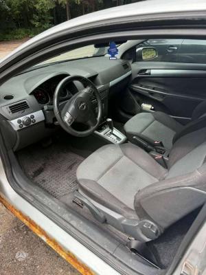Pelēks Opel Astra 2006 Viļņa, ar dzinēja tilpumu 1.91 L un nobraukumu 273 tūkst. km par 1300 €, foto 12 vietnē AUTOMOTO.COM.LV