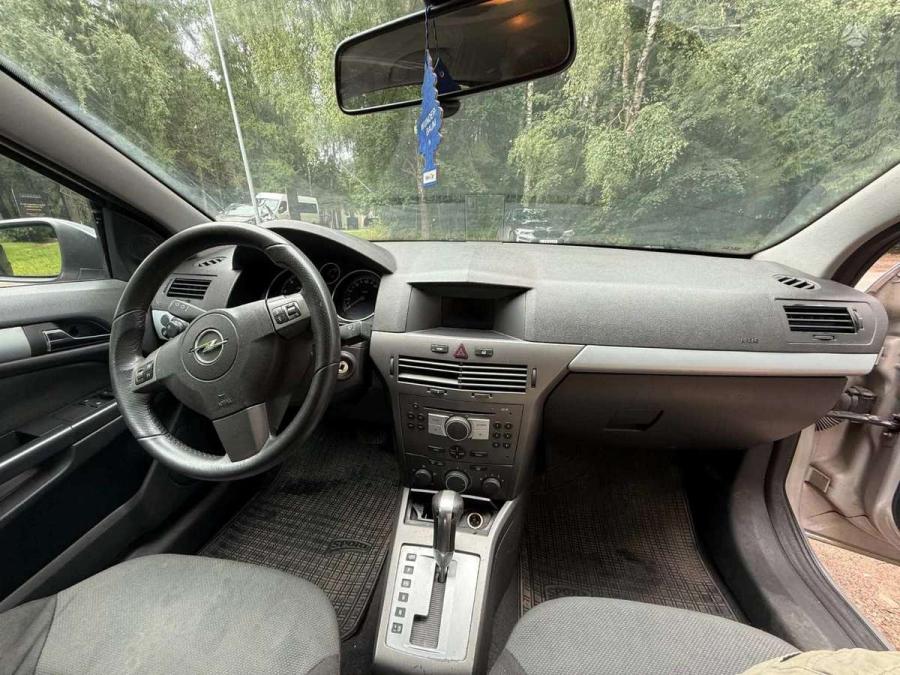 Pelēks Opel Astra 2006 Viļņa, ar dzinēja tilpumu 1.91 L un nobraukumu 273 tūkst. km par 1300 €, foto 13 vietnē AUTOMOTO.COM.LV