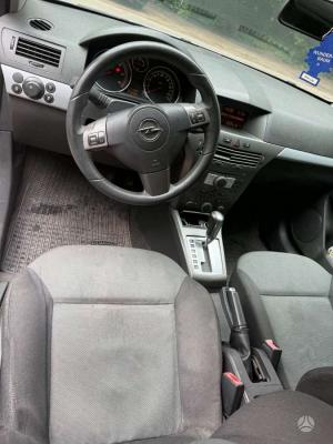 Pelēks Opel Astra 2006 Viļņa, ar dzinēja tilpumu 1.91 L un nobraukumu 273 tūkst. km par 1300 €, foto 16 vietnē AUTOMOTO.COM.LV