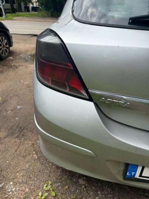 Pelēks Opel Astra 2006 Viļņa, ar dzinēja tilpumu 1.91 L un nobraukumu 273 tūkst. km par 1300 €, foto 17 vietnē AUTOMOTO.COM.LV