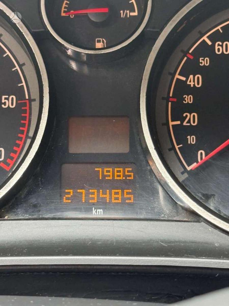 Pelēks Opel Astra 2006 Viļņa, ar dzinēja tilpumu 1.91 L un nobraukumu 273 tūkst. km par 1300 €, foto 21 vietnē AUTOMOTO.COM.LV