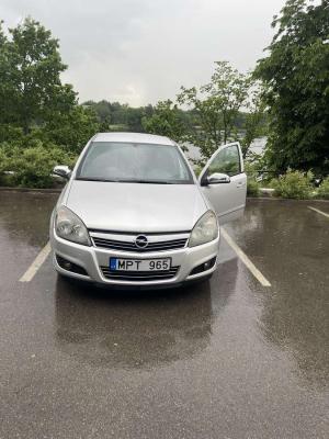 Pelēks Opel Astra 2006 Plungė, ar dzinēja tilpumu 1.80 L un nobraukumu 210 tūkst. km par 1100 €, foto 4 vietnē AUTOMOTO.COM.LV