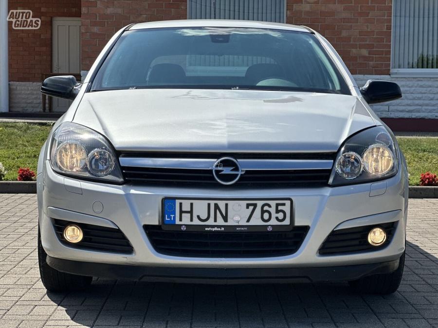 Grey Opel Astra 2006 in Vilnius, with an engine capacity of 1.80 L and mileage of 164 thousand km for 1950 €, photo 5 on AUTOMOTO.COM.LV