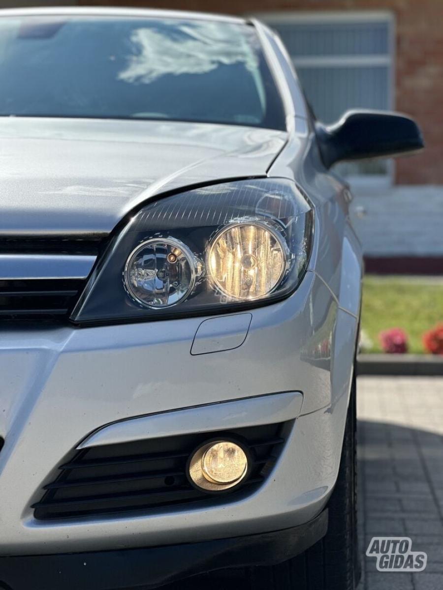 Grey Opel Astra 2006 in Vilnius, with an engine capacity of 1.80 L and mileage of 164 thousand km for 1950 €, photo 6 on AUTOMOTO.COM.LV