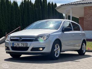 Grey Opel Astra 2006 in Vilnius, with an engine capacity of 1.80 L and mileage of 164 thousand km for 1950 €, photo 9 on AUTOMOTO.COM.LV