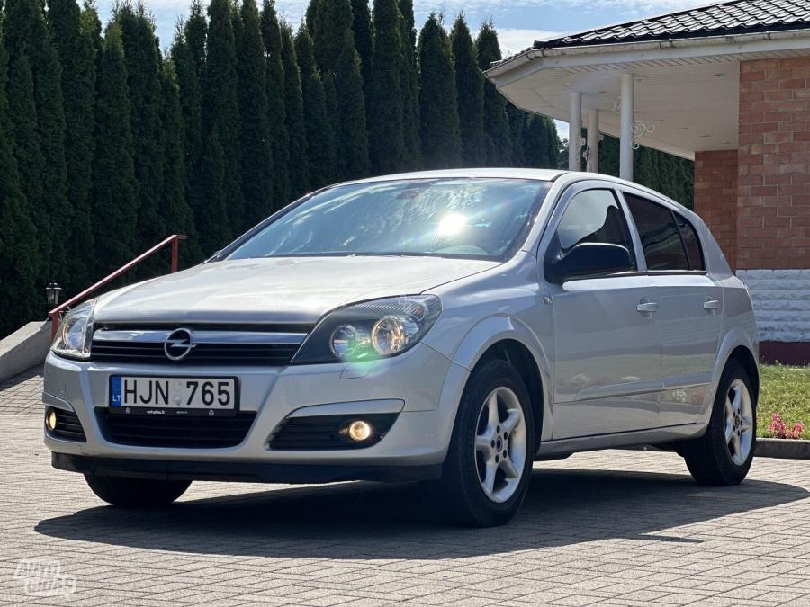 Grey Opel Astra 2006 in Vilnius, with an engine capacity of 1.80 L and mileage of 164 thousand km for 1950 €, photo 9 on AUTOMOTO.COM.LV