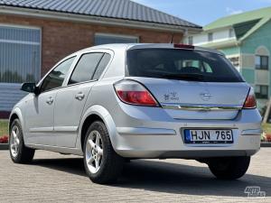Grey Opel Astra 2006 in Vilnius, with an engine capacity of 1.80 L and mileage of 164 thousand km for 1950 €, photo 18 on AUTOMOTO.COM.LV