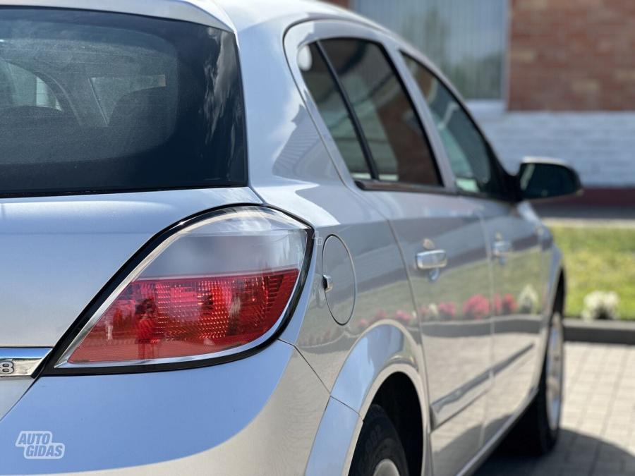 Grey Opel Astra 2006 in Vilnius, with an engine capacity of 1.80 L and mileage of 164 thousand km for 1950 €, photo 27 on AUTOMOTO.COM.LV