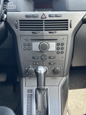 Grey Opel Astra 2006 in Vilnius, with an engine capacity of 1.80 L and mileage of 164 thousand km for 1950 €, photo 35 on AUTOMOTO.COM.LV