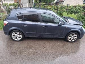 Pelēks Opel Astra 2006 Kauņa, ar dzinēja tilpumu 1.90 L un nobraukumu 244 tūkst. km par 600 €, foto 5 vietnē AUTOMOTO.COM.LV