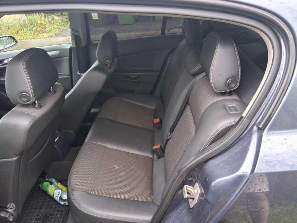 Pelēks Opel Astra 2006 Kauņa, ar dzinēja tilpumu 1.90 L un nobraukumu 244 tūkst. km par 600 €, foto 8 vietnē AUTOMOTO.COM.LV