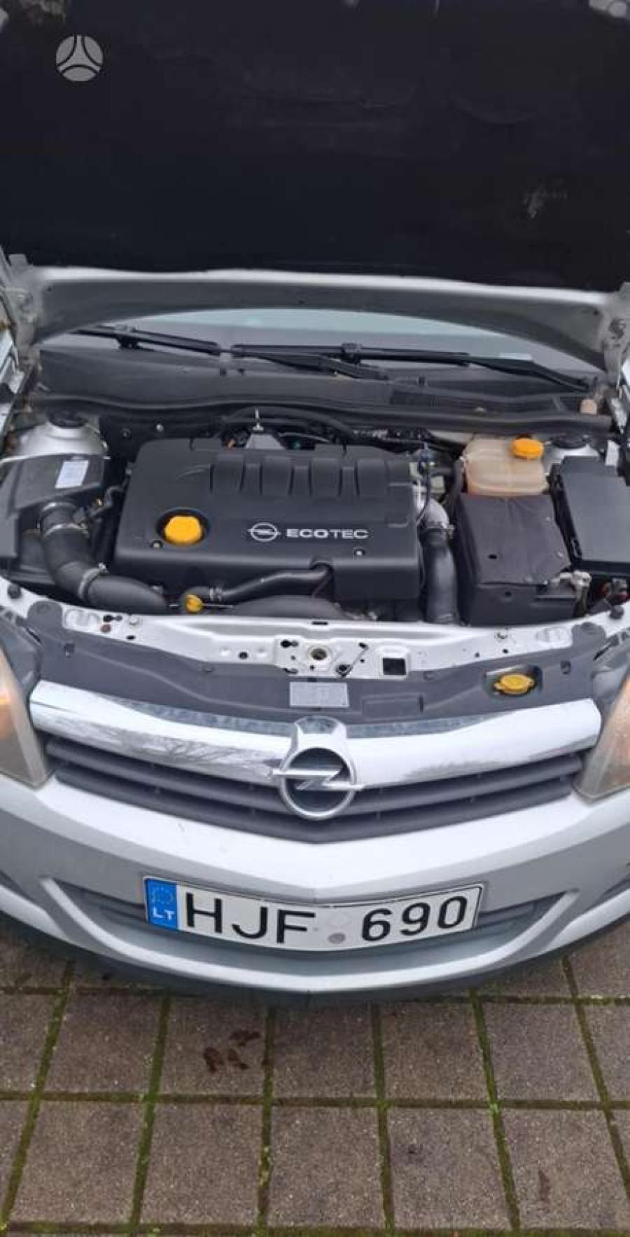 Grey Opel Astra 2006 in Vilnius, with an engine capacity of 1.91 L and mileage of 336 thousand km for 1000 €, photo 3 on AUTOMOTO.COM.LV