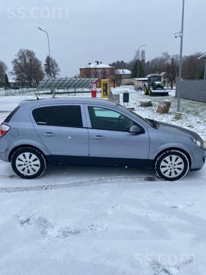 Grey Opel Astra 2006 in Limbazi, with an engine capacity of 1.90 L and mileage of 353 thousand km for 1000 €, photo 4 on AUTOMOTO.COM.LV