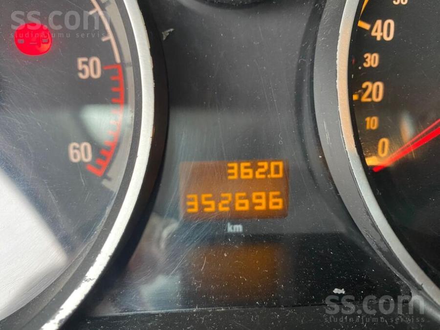 Grey Opel Astra 2006 in Limbazi, with an engine capacity of 1.90 L and mileage of 353 thousand km for 1000 €, photo 24 on AUTOMOTO.COM.LV