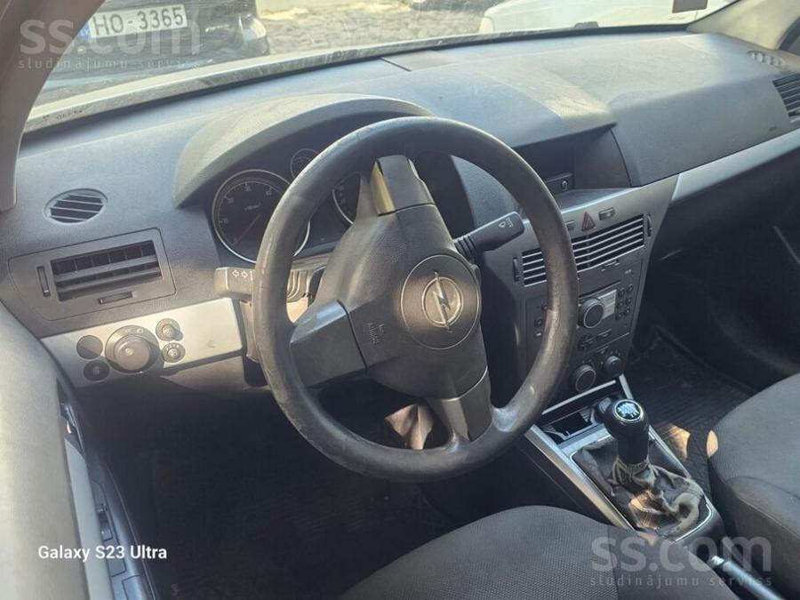 Pelēks Opel Astra 2006 Rīga, ar dzinēja tilpumu 1.30 L un nobraukumu 0 tūkst. km par 1900 €, foto 4 vietnē AUTOMOTO.COM.LV
