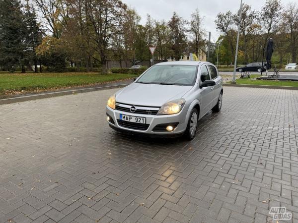 Опель Астра 2006 в Вильнюс на AUTOMOTO.COM.LV Серый Опель Астра 2006 в Вильнюс, объемом двигателя 1.90 л и пробегом 250 тыс. км за 1250 €, фото 4 на AUTOMOTO.COM.LV