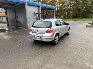 Grey Opel Astra 2006 in Vilnius, with an engine capacity of 1.90 L and mileage of 250 thousand km for 1250 €, photo 6 on AUTOMOTO.COM.LV