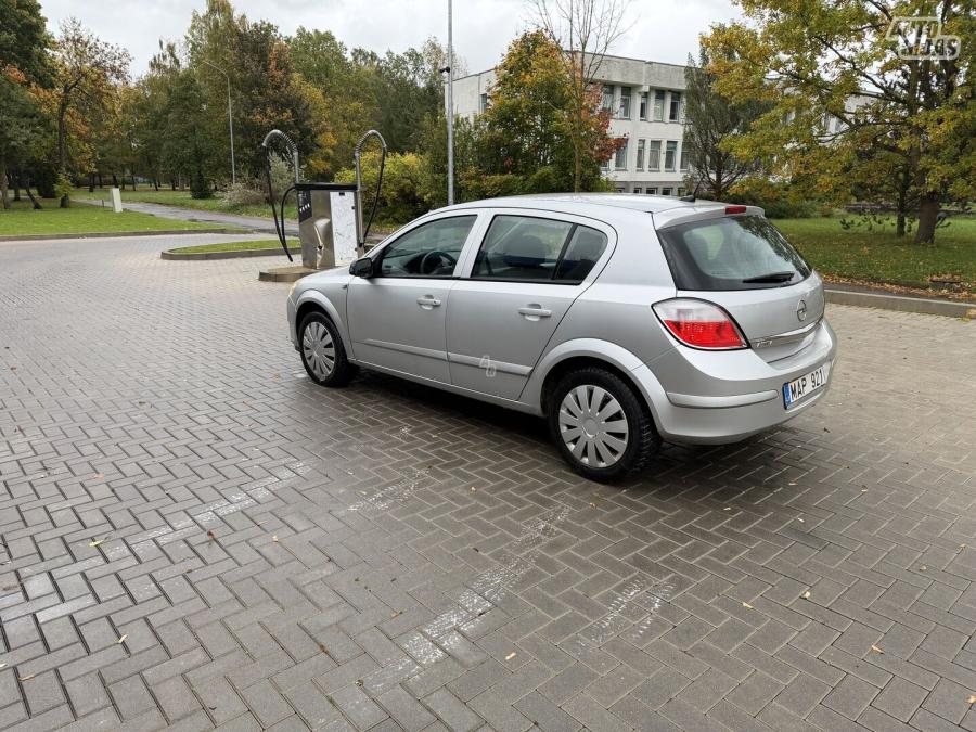 Grey Opel Astra 2006 in Vilnius, with an engine capacity of 1.90 L and mileage of 250 thousand km for 1250 €, photo 7 on AUTOMOTO.COM.LV