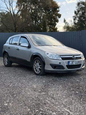 Grey Opel Astra 2006 in Riga, with an engine capacity of 1.90 L and mileage of 452 thousand km for 850 €, photo 1 on AUTOMOTO.COM.LV
