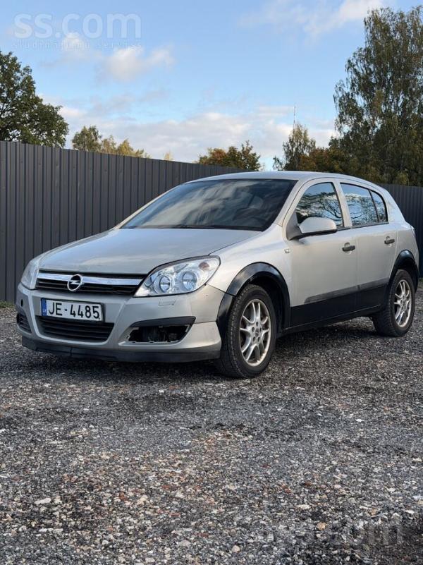 Pelēks Opel Astra 2006 Rīga, ar dzinēja tilpumu 1.90 L un nobraukumu 452 tūkst. km par 850 €, foto 3 vietnē AUTOMOTO.COM.LV