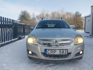 Grey Opel Astra 2007 in Vilnius, with an engine capacity of 1.36 L and mileage of 211 thousand km for 1100 €, photo 3 on AUTOMOTO.COM.LV