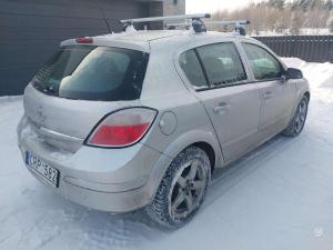 Grey Opel Astra 2007 in Vilnius, with an engine capacity of 1.36 L and mileage of 211 thousand km for 1100 €, photo 6 on AUTOMOTO.COM.LV