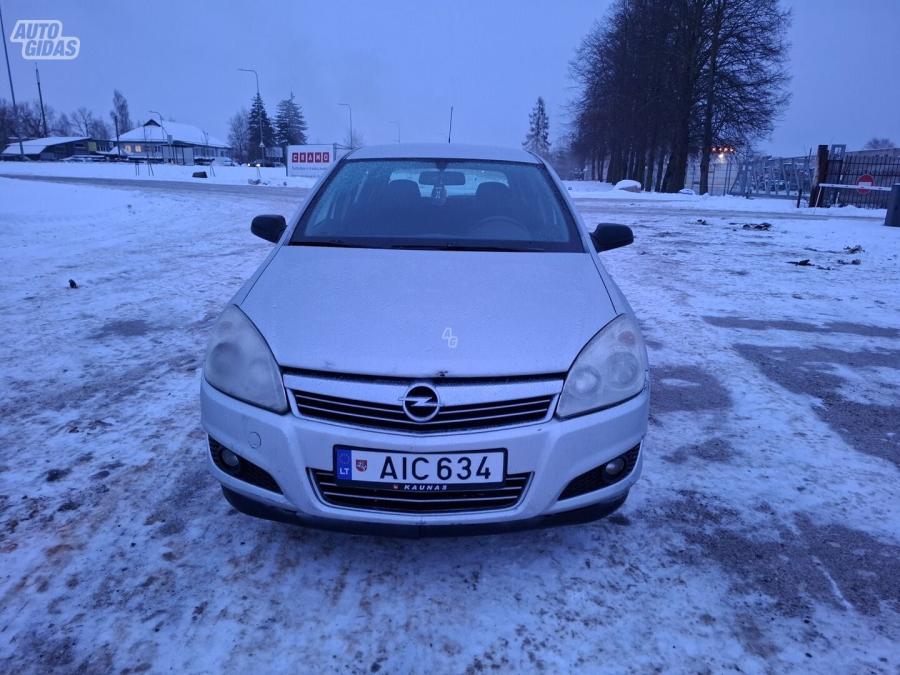 Pelēks Opel Astra 2007 Ukmergė, ar dzinēja tilpumu 1.70 L un nobraukumu 315 tūkst. km par 850 €, foto 2 vietnē AUTOMOTO.COM.LV