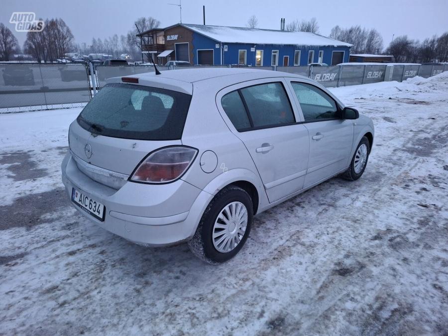 Pelēks Opel Astra 2007 Ukmergė, ar dzinēja tilpumu 1.70 L un nobraukumu 315 tūkst. km par 850 €, foto 5 vietnē AUTOMOTO.COM.LV