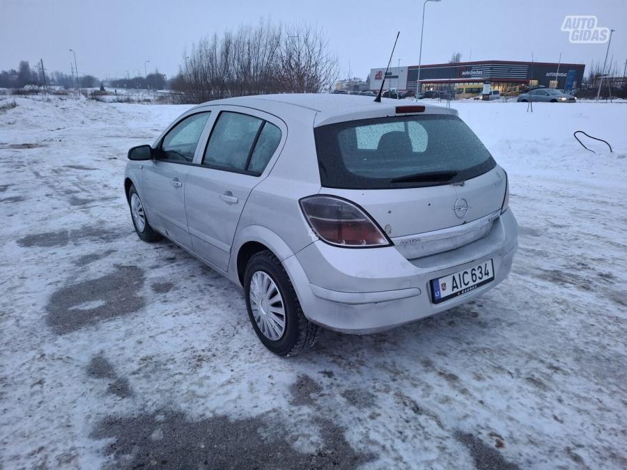 Pelēks Opel Astra 2007 Ukmergė, ar dzinēja tilpumu 1.70 L un nobraukumu 315 tūkst. km par 850 €, foto 7 vietnē AUTOMOTO.COM.LV