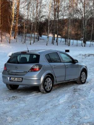 Grey Opel Astra 2007 in Vilnius, with an engine capacity of 1.91 L and mileage of 343 thousand km for 650 €, photo 3 on AUTOMOTO.COM.LV