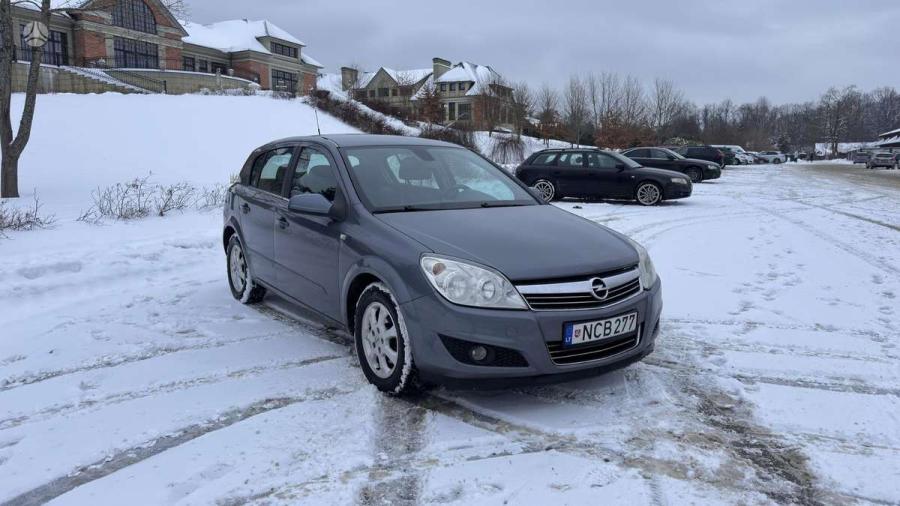 Pelēks Opel Astra 2007 Viļņa, ar dzinēja tilpumu 1.69 L un nobraukumu 259 tūkst. km par 2050 €, foto 1 vietnē AUTOMOTO.COM.LV