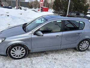 Grey Opel Astra 2007 in Kaunas, with an engine capacity of 1.90 L and mileage of 319 thousand km for 1550 €, photo 4 on AUTOMOTO.COM.LV