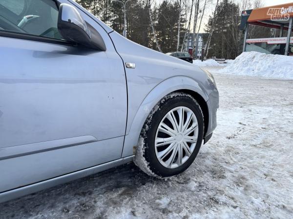 Grey Opel Astra 2007 in Kaunas, with an engine capacity of 1.90 L and mileage of 319 thousand km for 1550 €, photo 8 on AUTOMOTO.COM.LV