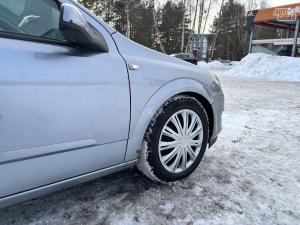 Grey Opel Astra 2007 in Kaunas, with an engine capacity of 1.90 L and mileage of 319 thousand km for 1550 €, photo 8 on AUTOMOTO.COM.LV