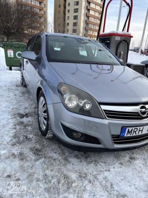 Grey Opel Astra 2007 in Kaunas, with an engine capacity of 1.90 L and mileage of 319 thousand km for 1550 €, photo 9 on AUTOMOTO.COM.LV