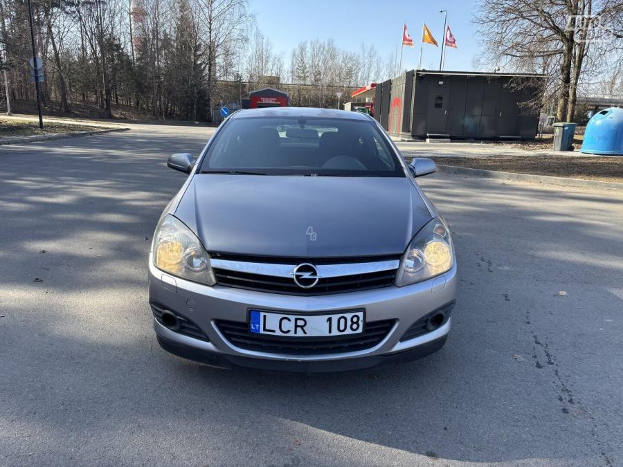 Pelēks Opel Astra 2007 Viļņa, ar dzinēja tilpumu 1.90 L un nobraukumu 350 tūkst. km par 680 €, foto 2 vietnē AUTOMOTO.COM.LV