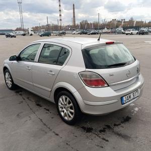 Grey Opel Astra 2007 in Panevezys, with an engine capacity of 1.60 L and mileage of 216 thousand km for 1750 €, photo  on AUTOMOTO.COM.LV