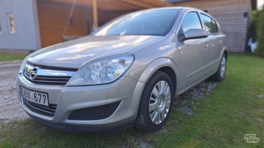 Grey Opel Astra 2007 in Panevezys, with an engine capacity of 1.40 L and mileage of 278 thousand km for 1200 €, photo 5 on AUTOMOTO.COM.LV