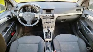 Grey Opel Astra 2007 in Panevezys, with an engine capacity of 1.40 L and mileage of 278 thousand km for 1200 €, photo 7 on AUTOMOTO.COM.LV