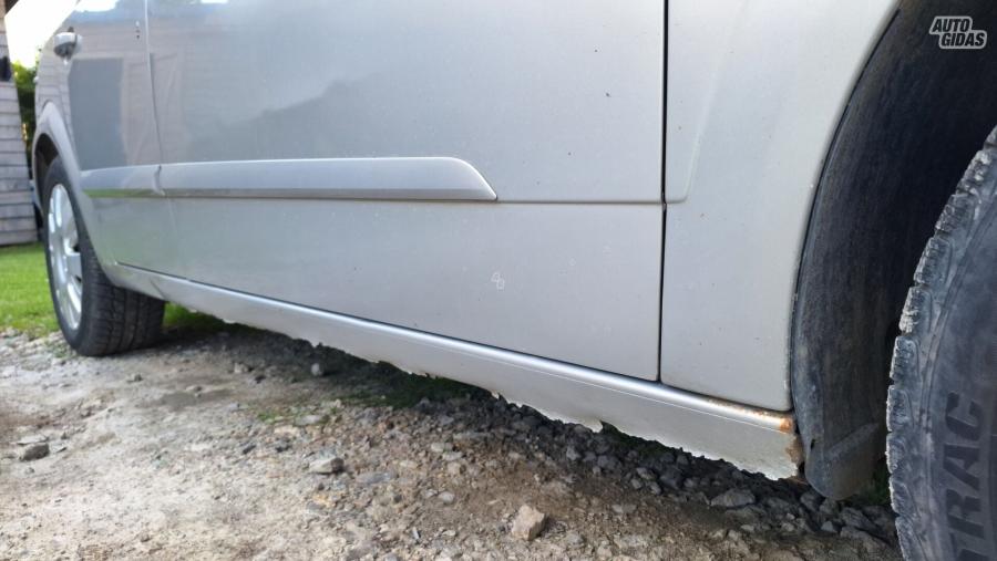 Grey Opel Astra 2007 in Panevezys, with an engine capacity of 1.40 L and mileage of 278 thousand km for 1200 €, photo 17 on AUTOMOTO.COM.LV