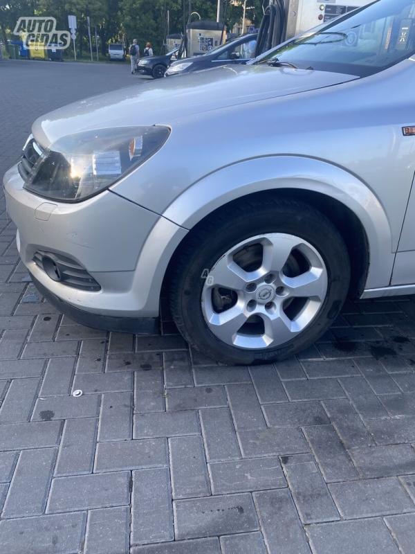 Grey Opel Astra 2007 in Kaunas, with an engine capacity of 1.90 L and mileage of 300 thousand km for 650 €, photo 3 on AUTOMOTO.COM.LV