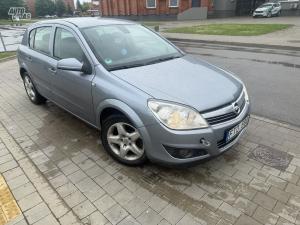 Grey Opel Astra 2007 in Kaunas, with an engine capacity of 1.90 L and mileage of 333 thousand km for 1350 €, photo 3 on AUTOMOTO.COM.LV