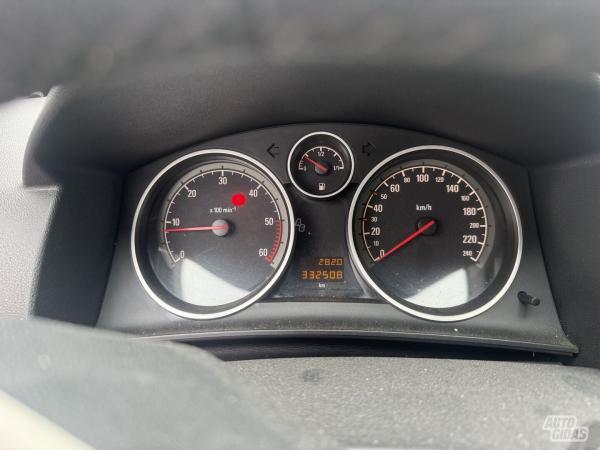 Grey Opel Astra 2007 in Kaunas, with an engine capacity of 1.90 L and mileage of 333 thousand km for 1350 €, photo 6 on AUTOMOTO.COM.LV