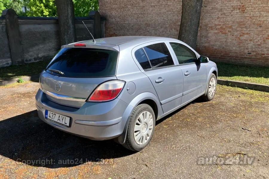 Pelēks Opel Astra 2007 Tallina, ar dzinēja tilpumu 1.40 L un nobraukumu 196 tūkst. km par 1290 €, foto 4 vietnē AUTOMOTO.COM.LV