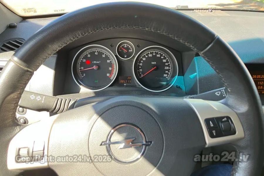 Pelēks Opel Astra 2007 Tallina, ar dzinēja tilpumu 1.40 L un nobraukumu 196 tūkst. km par 1290 €, foto 5 vietnē AUTOMOTO.COM.LV