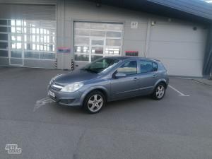 Grey Opel Astra 2007 in Vilnius, with an engine capacity of 1.90 L and mileage of 328 thousand km for 1150 €, photo  on AUTOMOTO.COM.LV